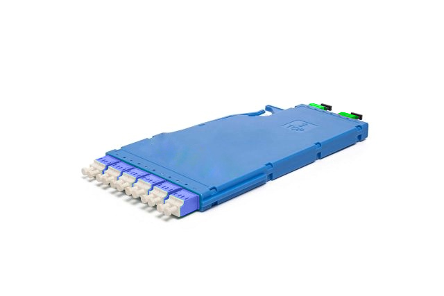 TAP модуль серии CORE 12, 12 × LC - 1 × MTP (male) + MTP TAP порт, 70: ...
